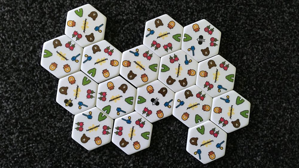 'Honeycombs': A Family-Friendly Tile Laying Puzzle Game